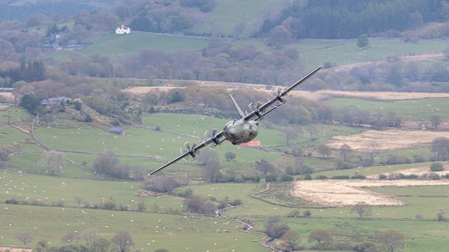 How to photograph aircraft - A guide to Aviation Photography